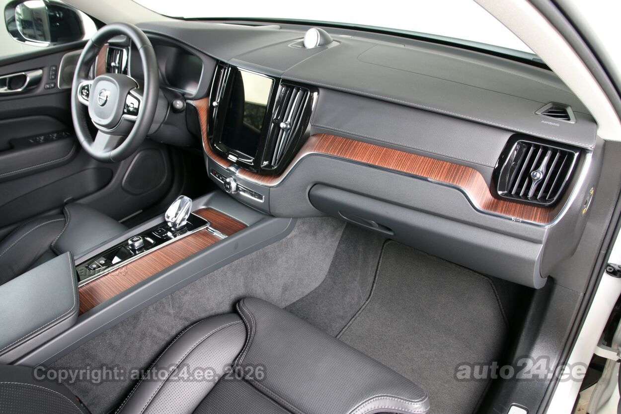 Volvo XC60 AWD ULTIMATE DARK LUXURY XENIUM FULL 2.0 B5 KERS Mild Hybrid ...